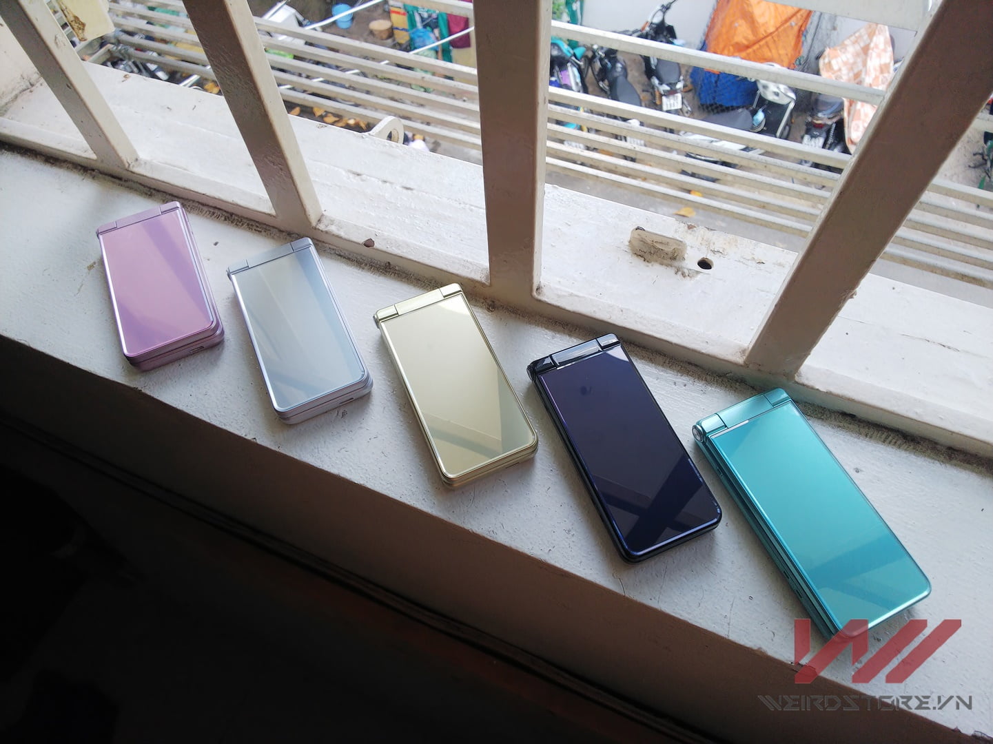 Sharp Aquos 601SH - WEIRDSTORE.VN