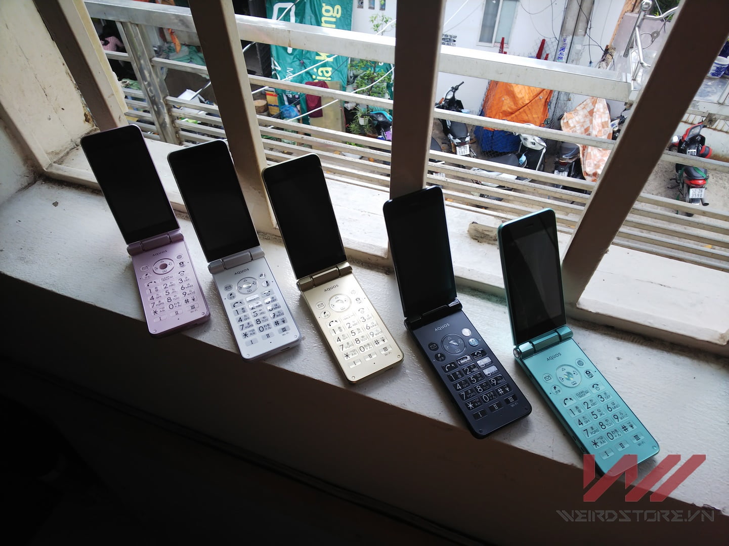 Sharp Aquos 601SH - WEIRDSTORE.VN